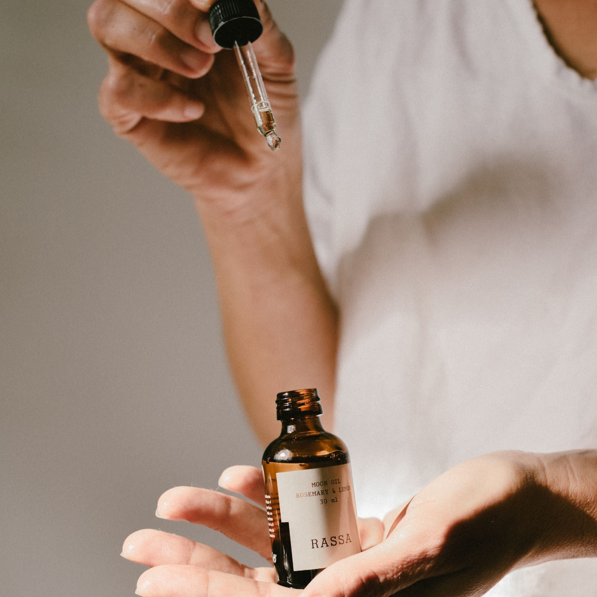 Moon Oil Rassa Botanicals | theCosmethics